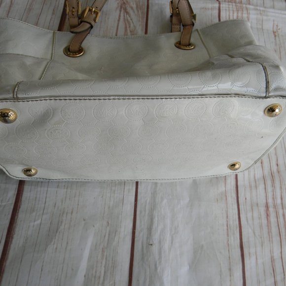 MICHAEL Michael Kors | Bags | Michael Kors Jet Set Logo White Patent ...